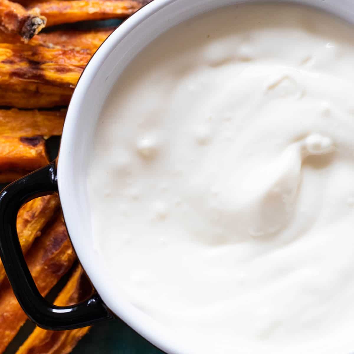17 Tasty Dipping Sauces for Pizza